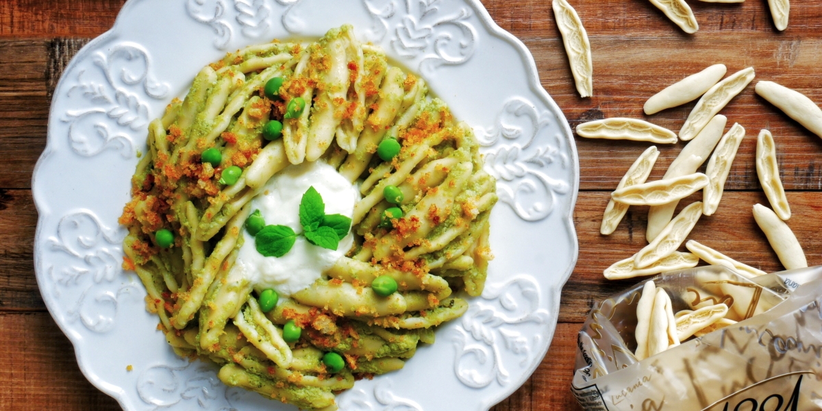 Strascinati with Broad Bean Cream and Stracciatella